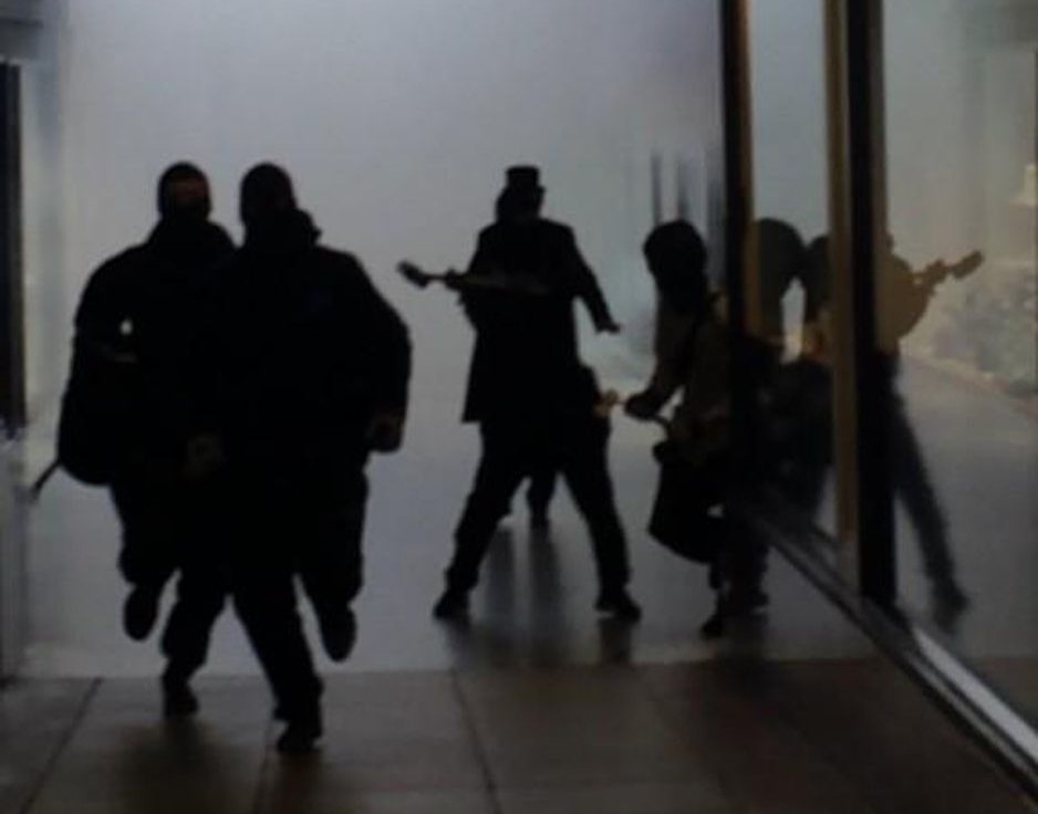 Armed robbery gang admits to raid on Rox jewellers