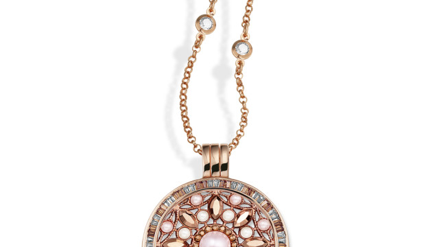 IN PICS: Extra sparkle and warm hues for Mi Moneda AW15