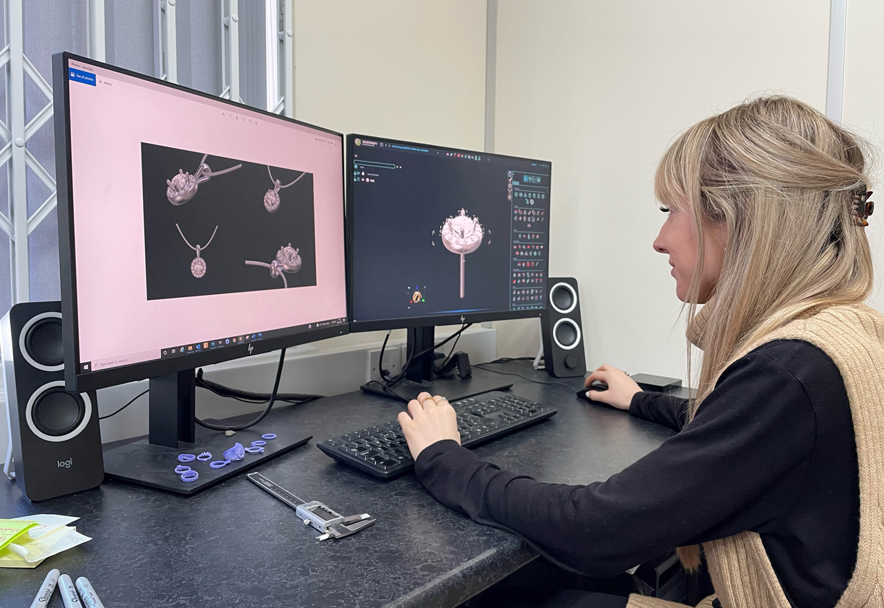 Paul Spurgeon unveils bespoke design for Bishop of Gloucester