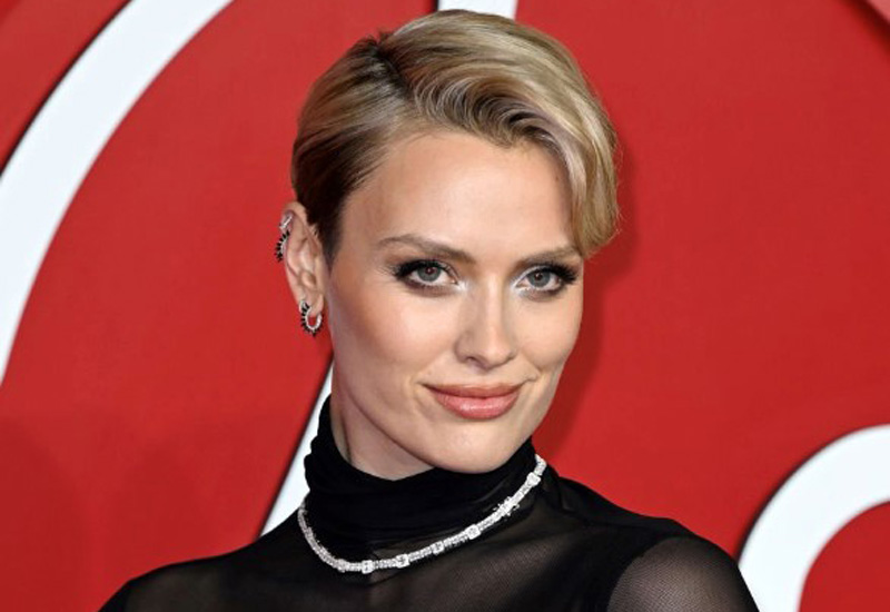 British Fashion Awards: Wallis Day wears Maria Tash